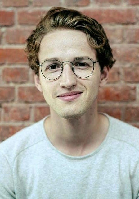 Lucas Jako – Medium