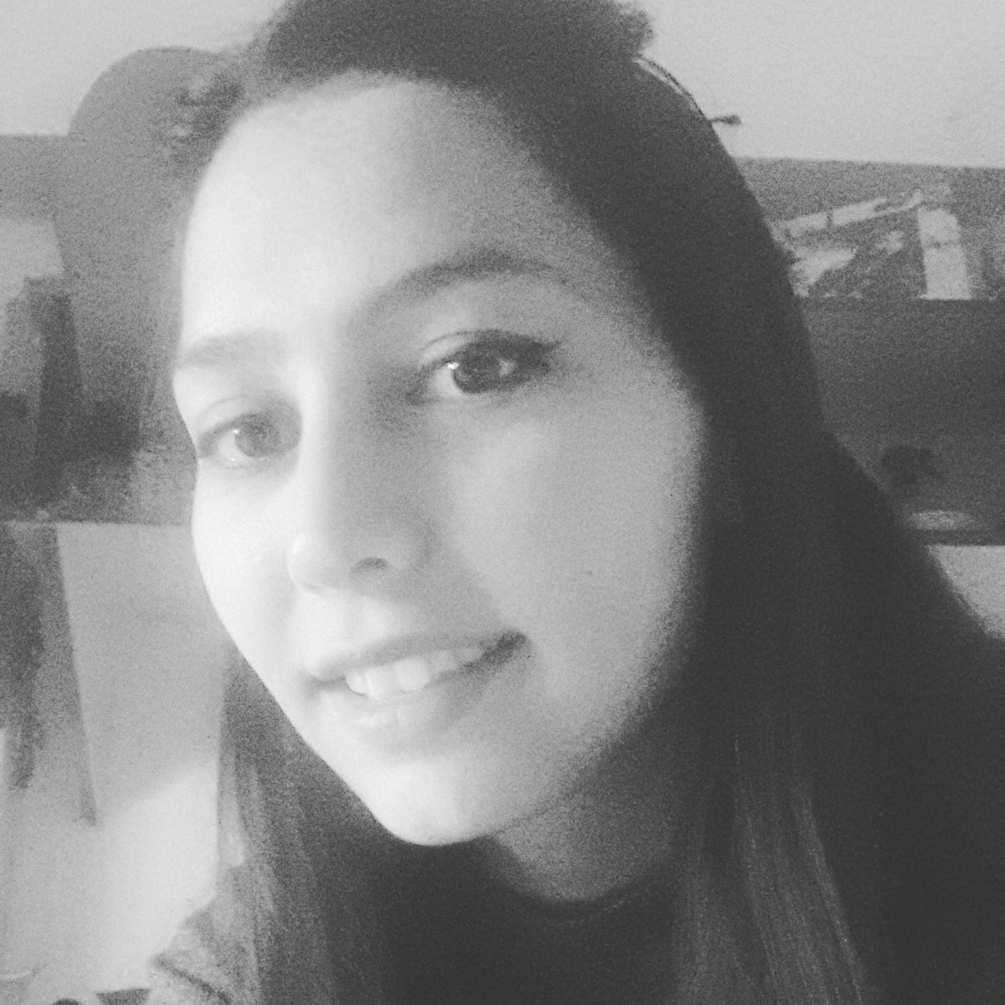 Esra Paksoy – Medium