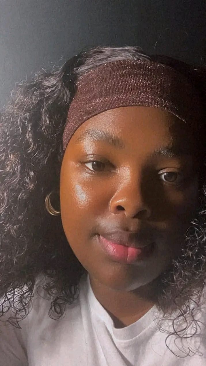 Asithandile Gcayiya – Medium