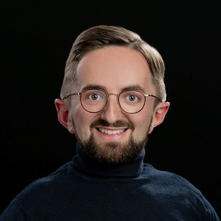 Simon Höferlin – Medium