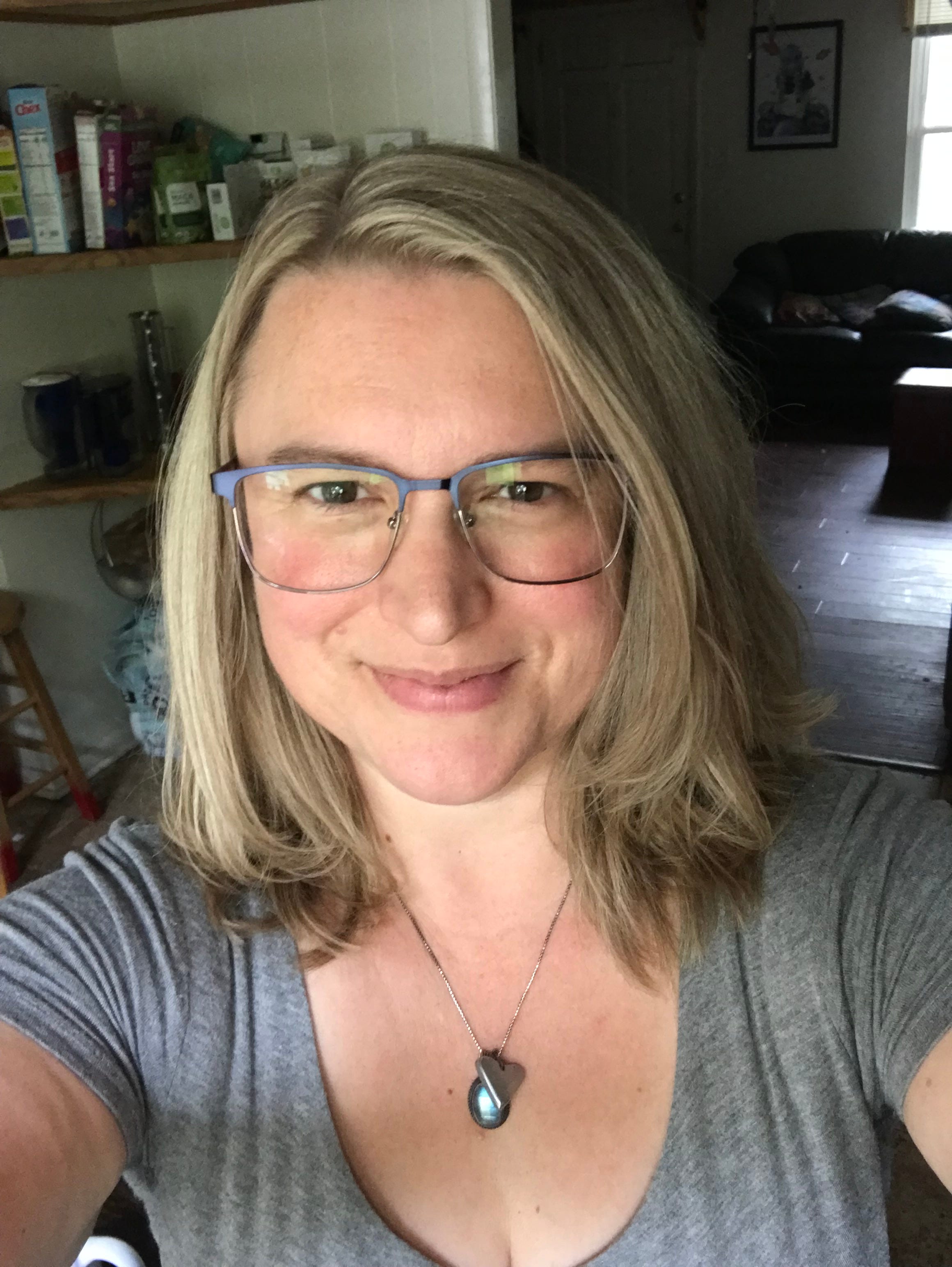 Vikki Lynn – Medium