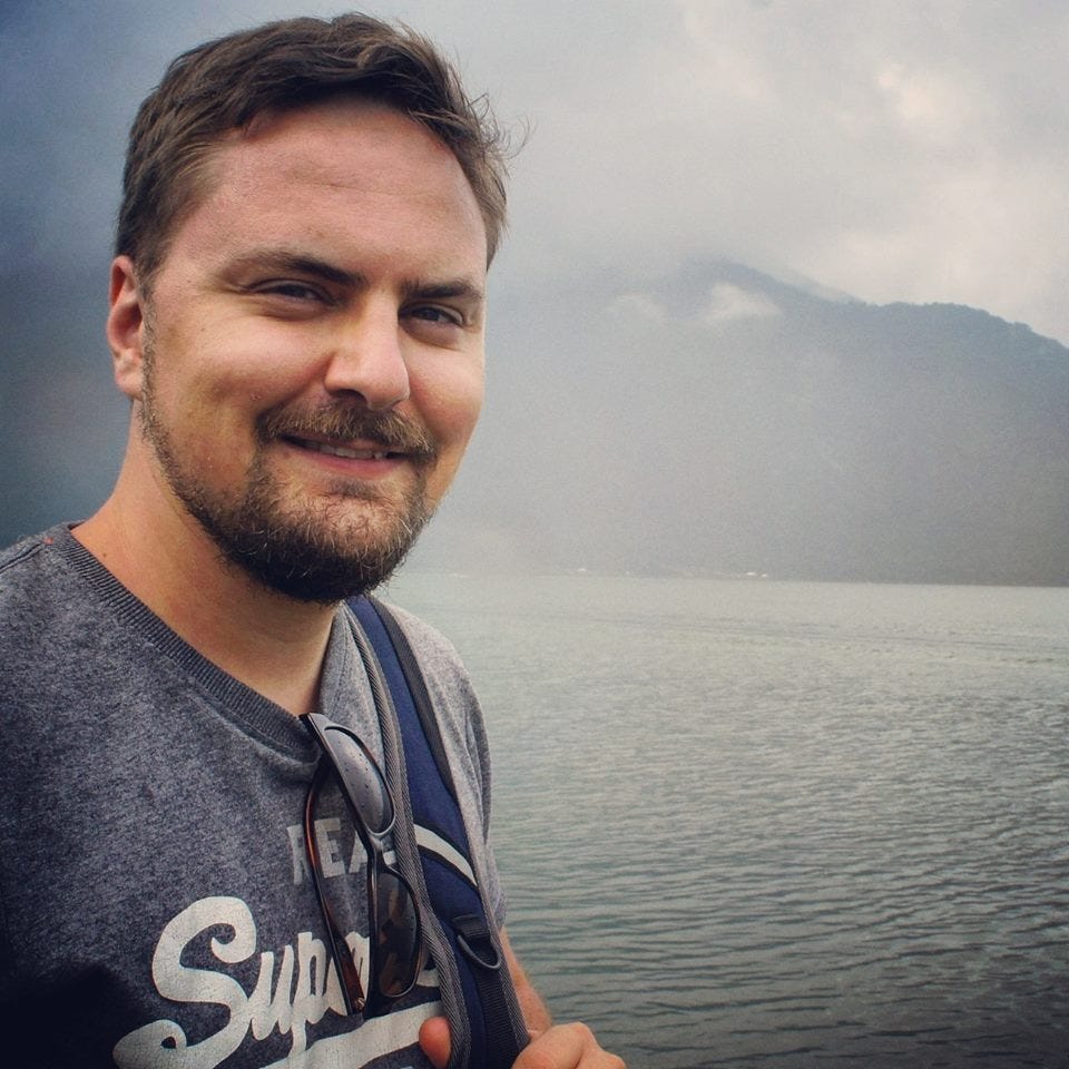 Simon Petkov – Medium