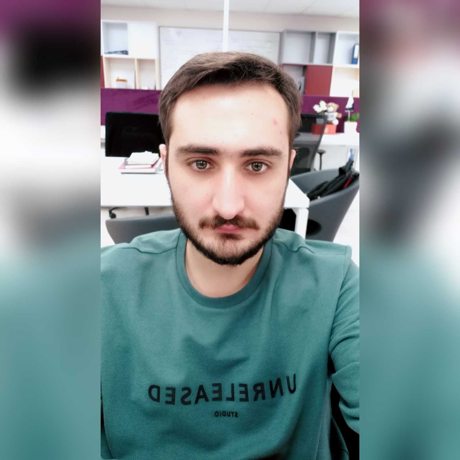 Mustafa Çelik – Medium