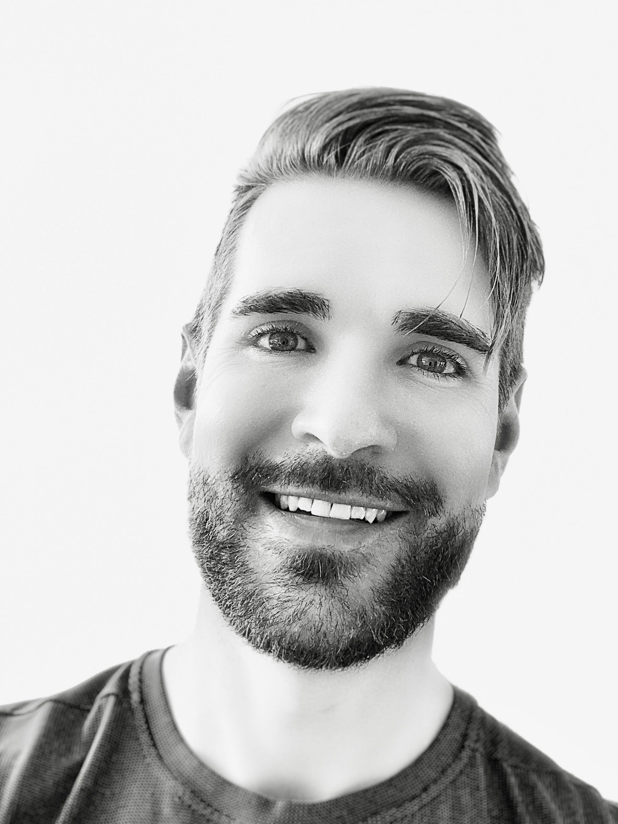 Alex Holder – Medium