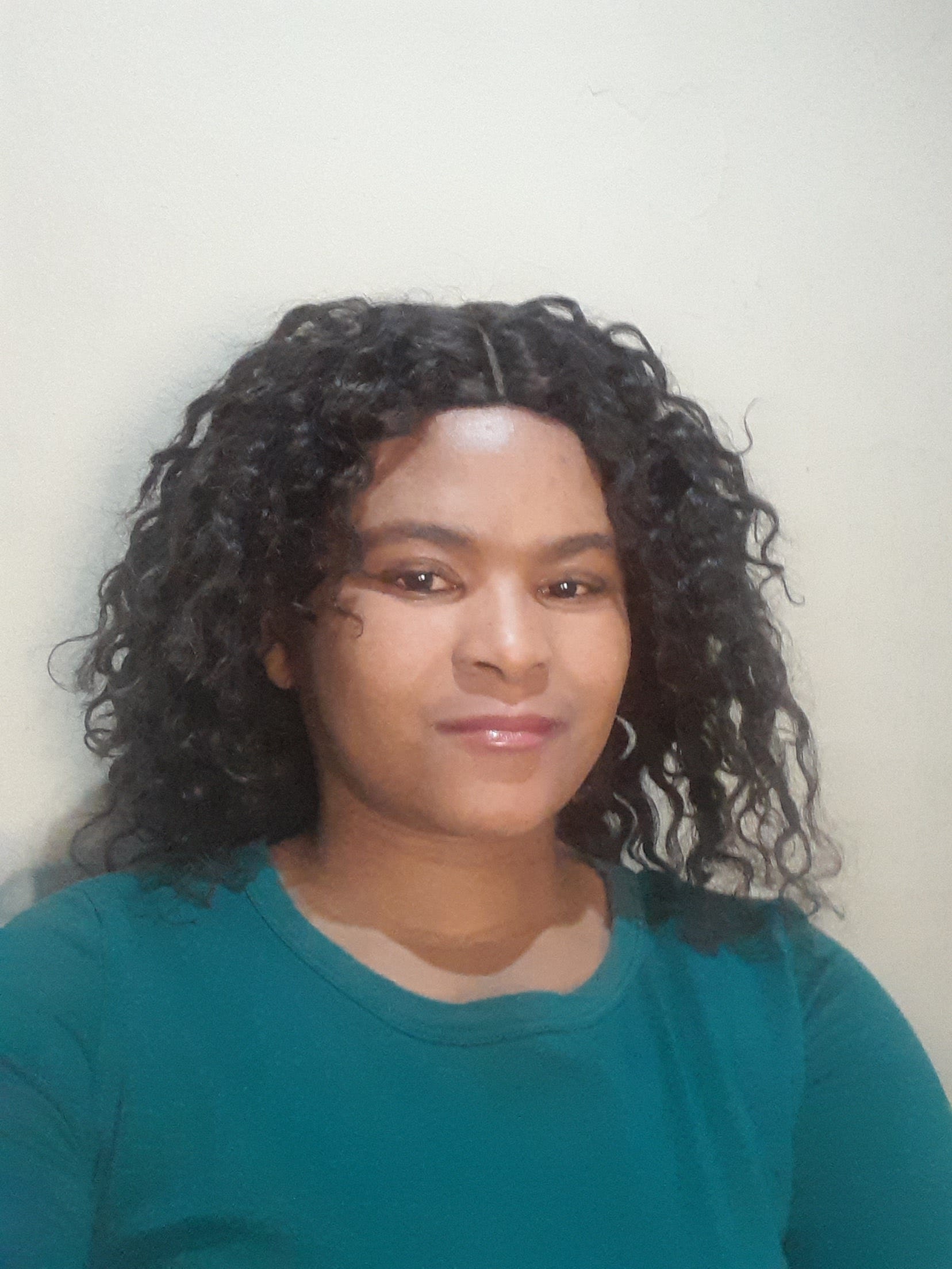 Yonela Mtsi – Medium