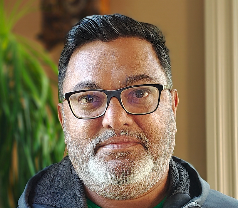 Steve Correa – Medium