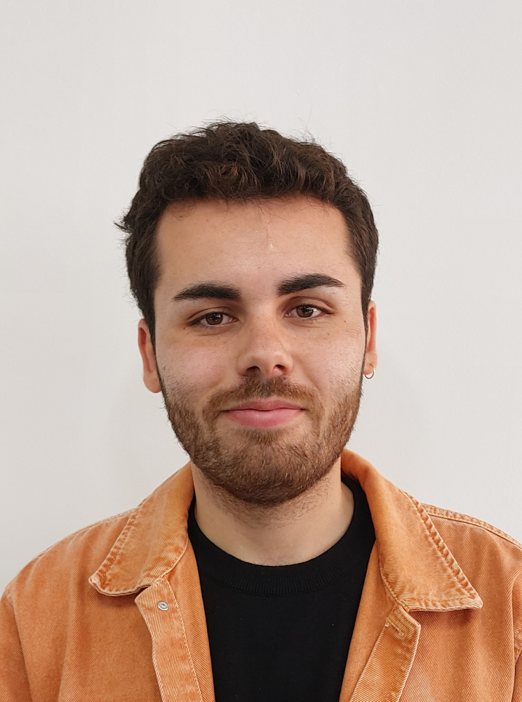 Pau Caimari – Medium