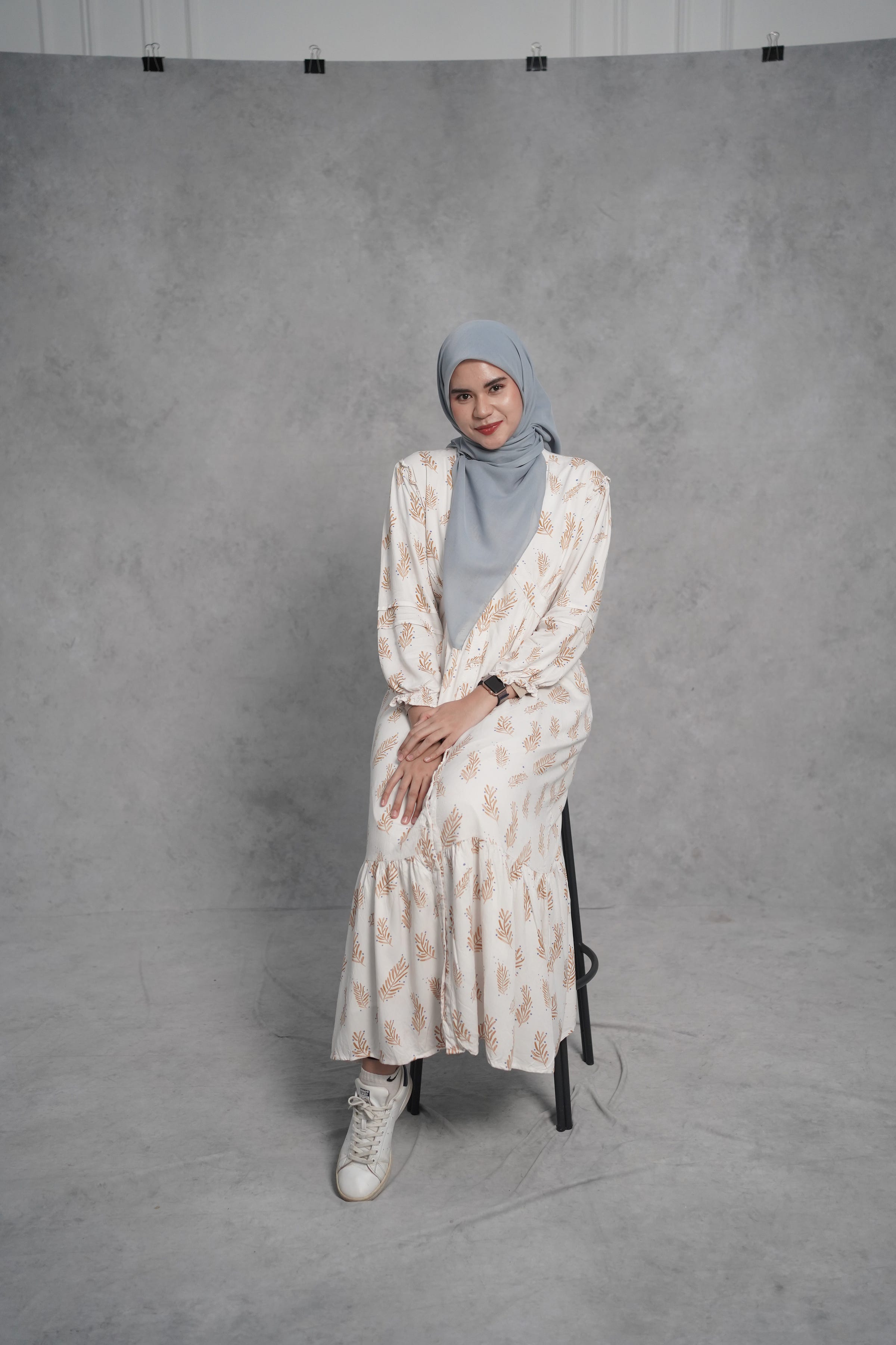 Nini Salam – Medium