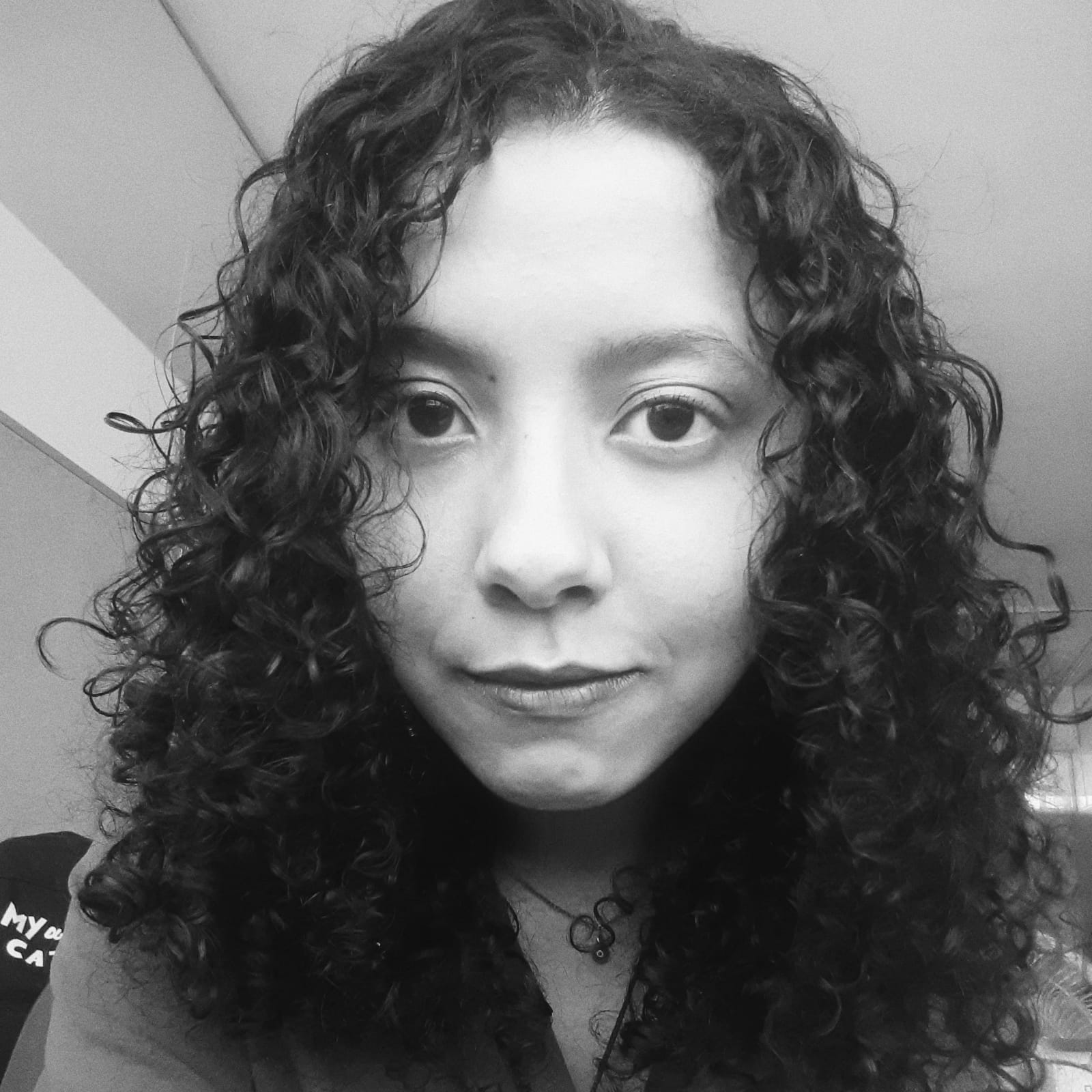 Gabriela Fernandes – Medium