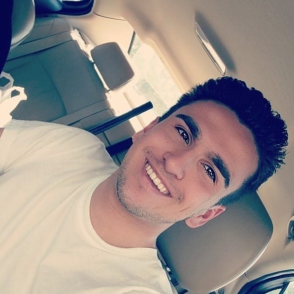 Stephen Leyva – Medium