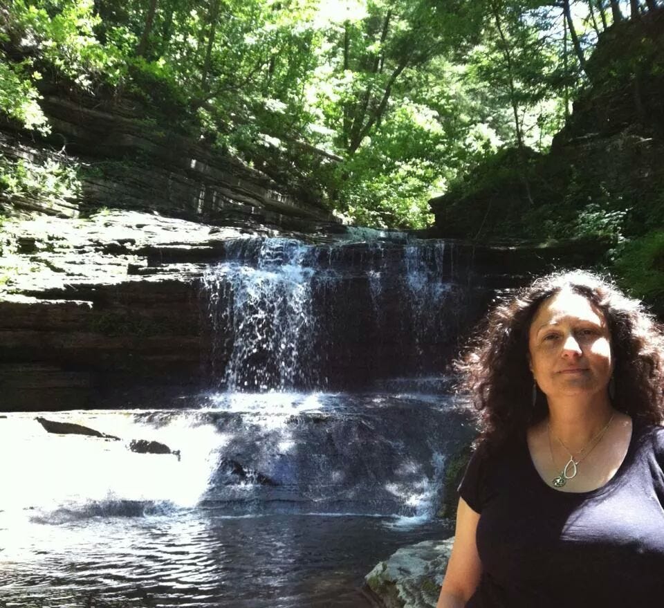 Donna Morelli – Medium