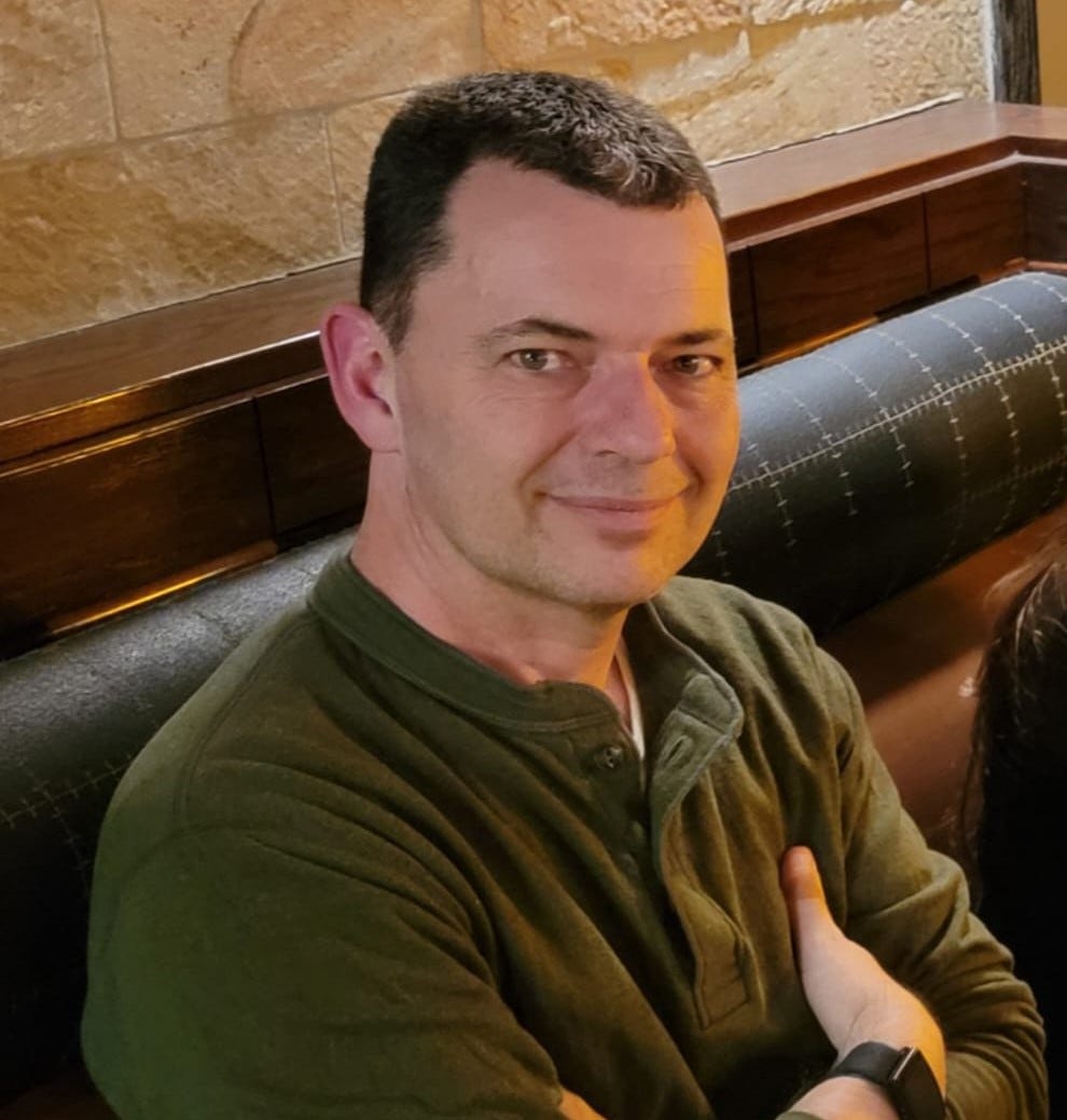 Michael Dundas – Medium