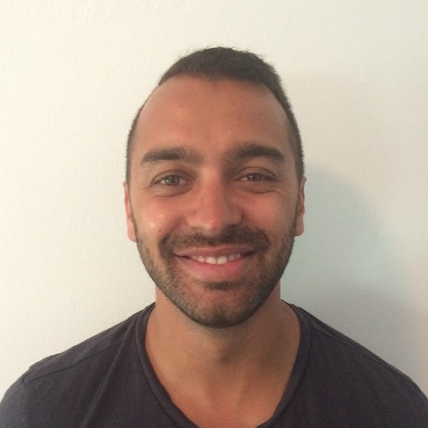 Nick Tuyau – Medium