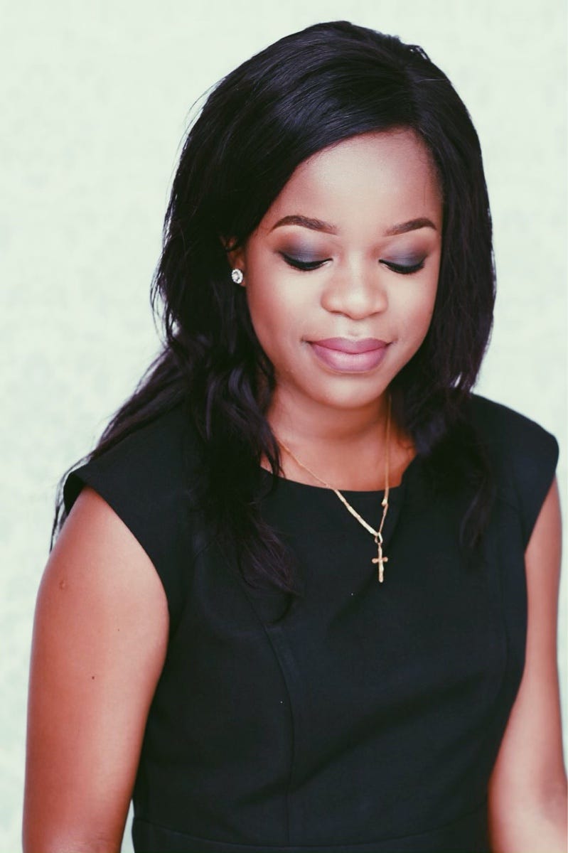 Suzan Japhet – Medium