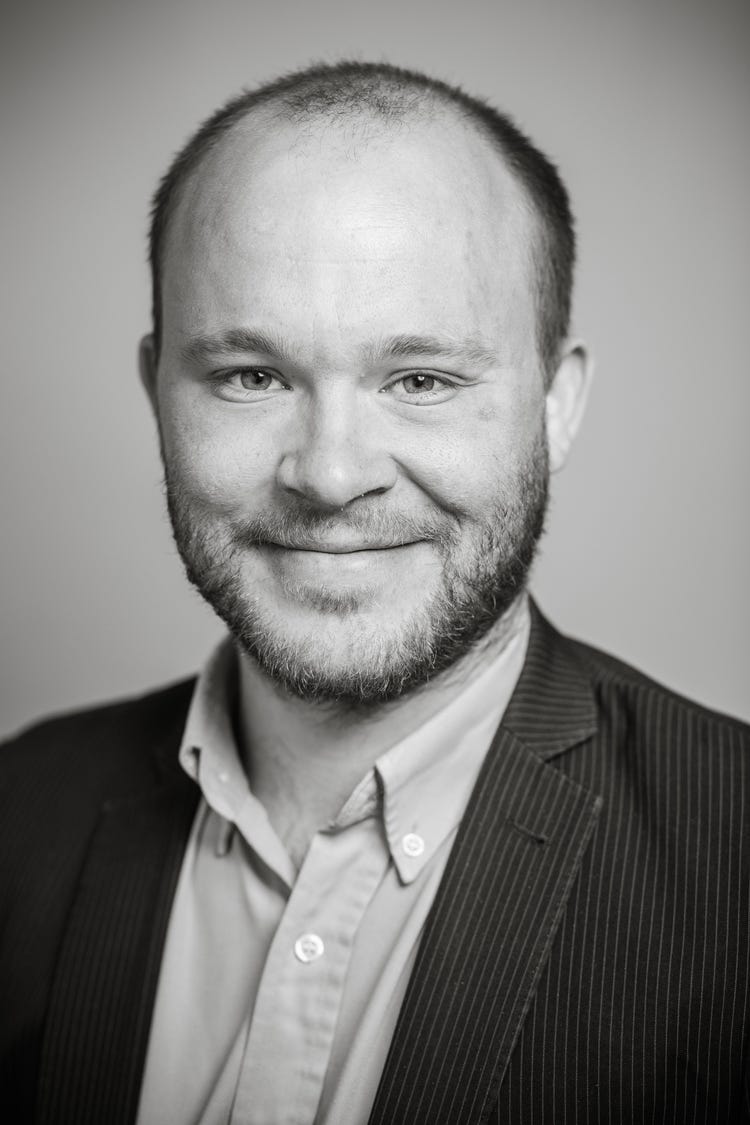 Tom Ferguson – Medium