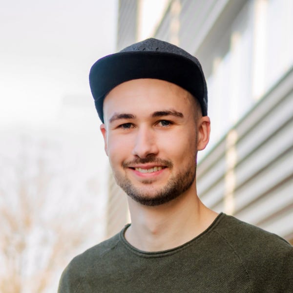 Maximilian Harland – Medium