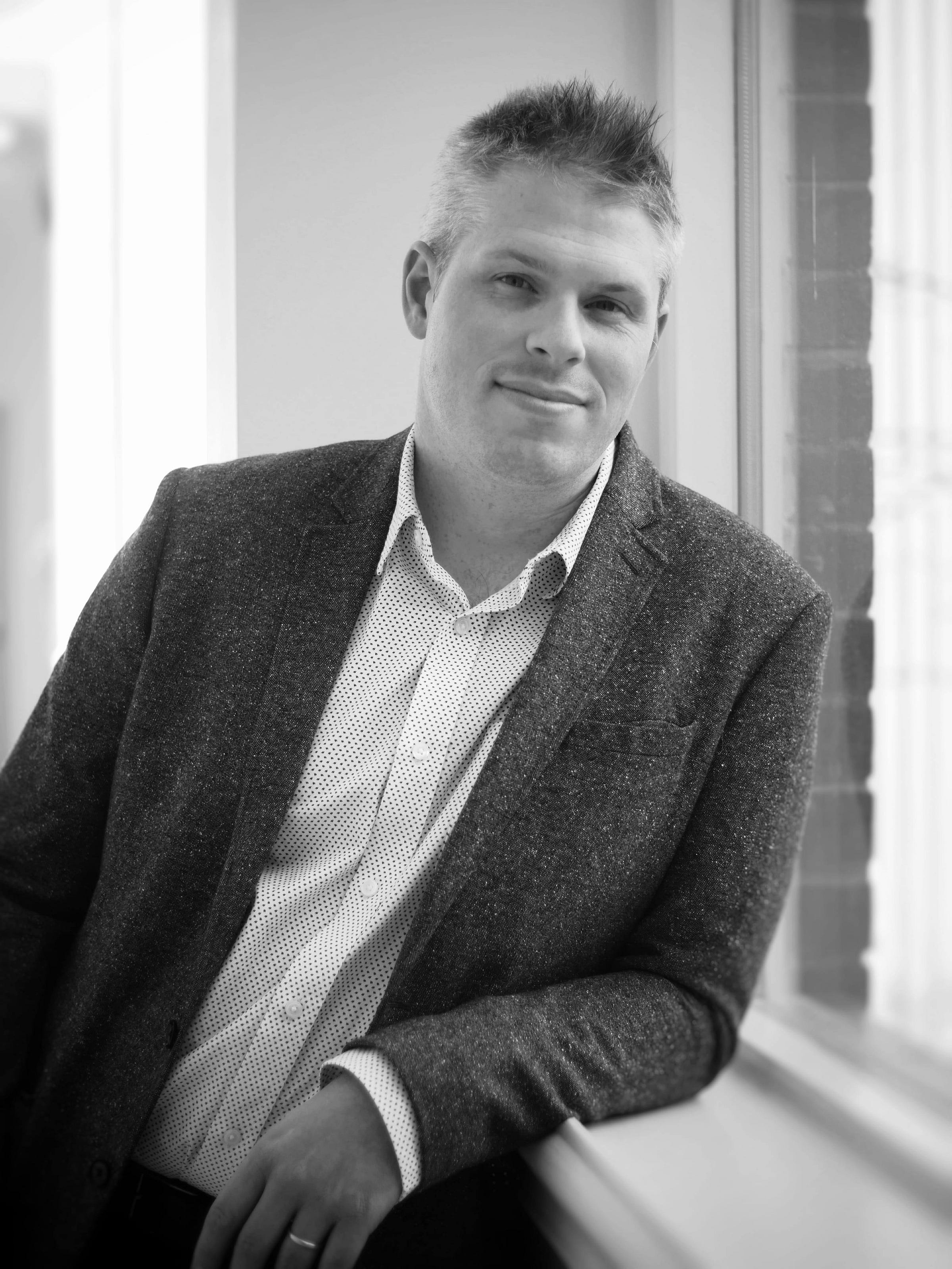 Robert Carr – Medium