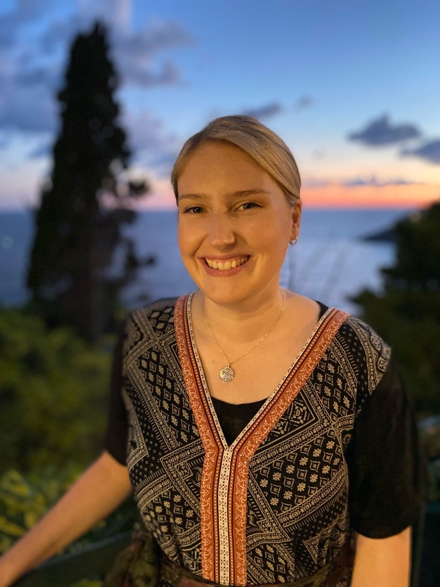 Emma Massey – Medium