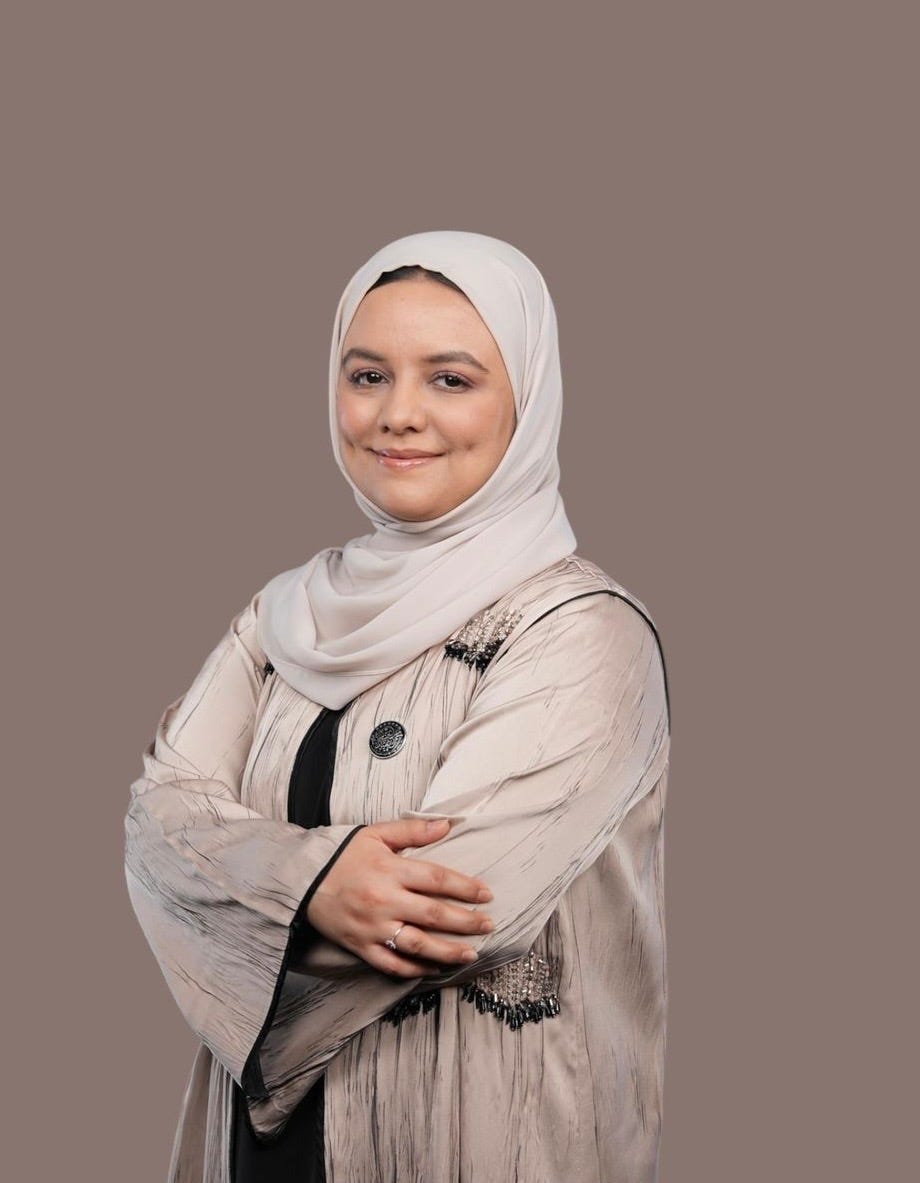 Moza Alkindi – Medium
