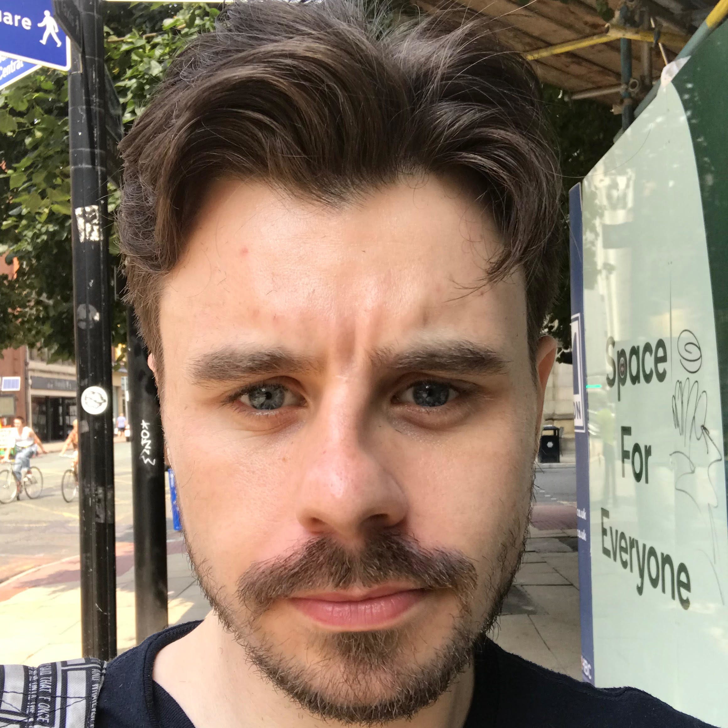 Simon Archer – Medium