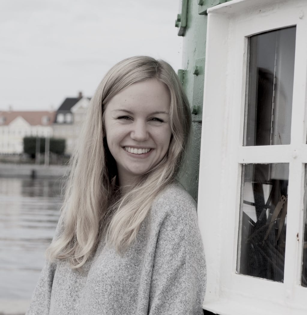 Julie Lange – Medium