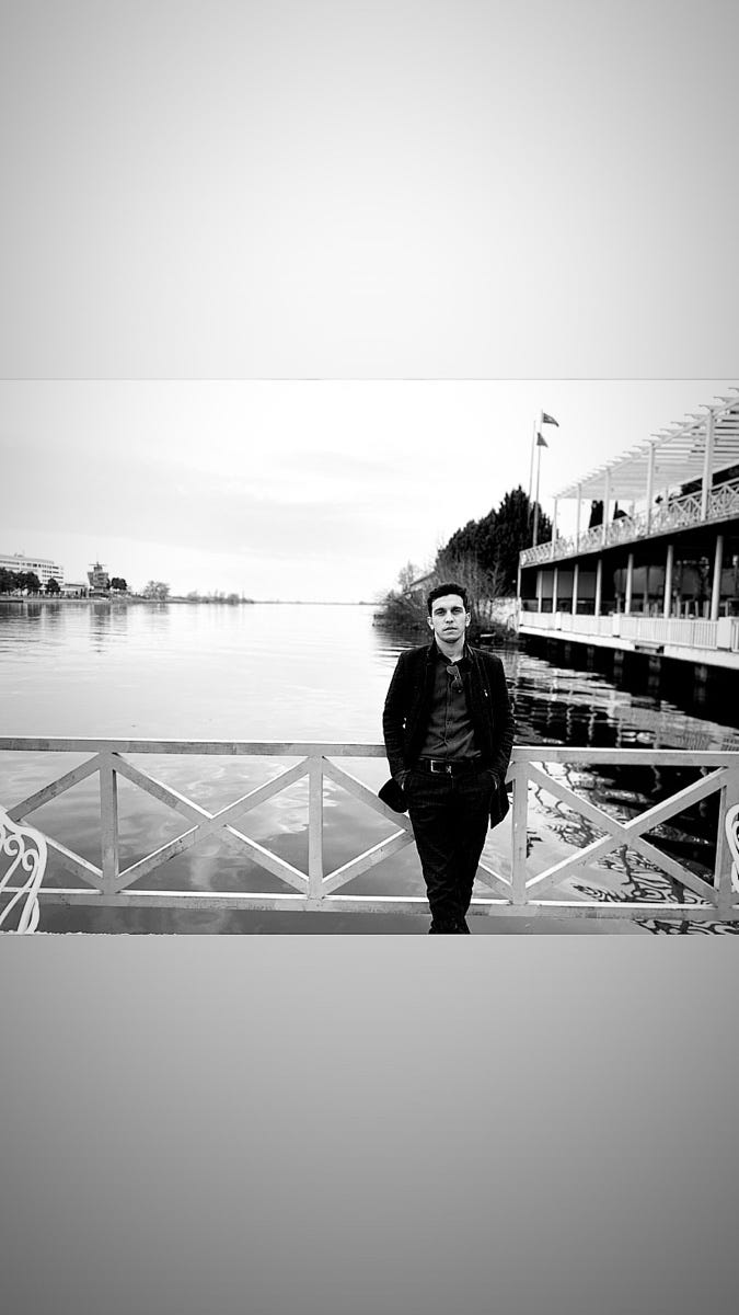 İsa Omar – Medium