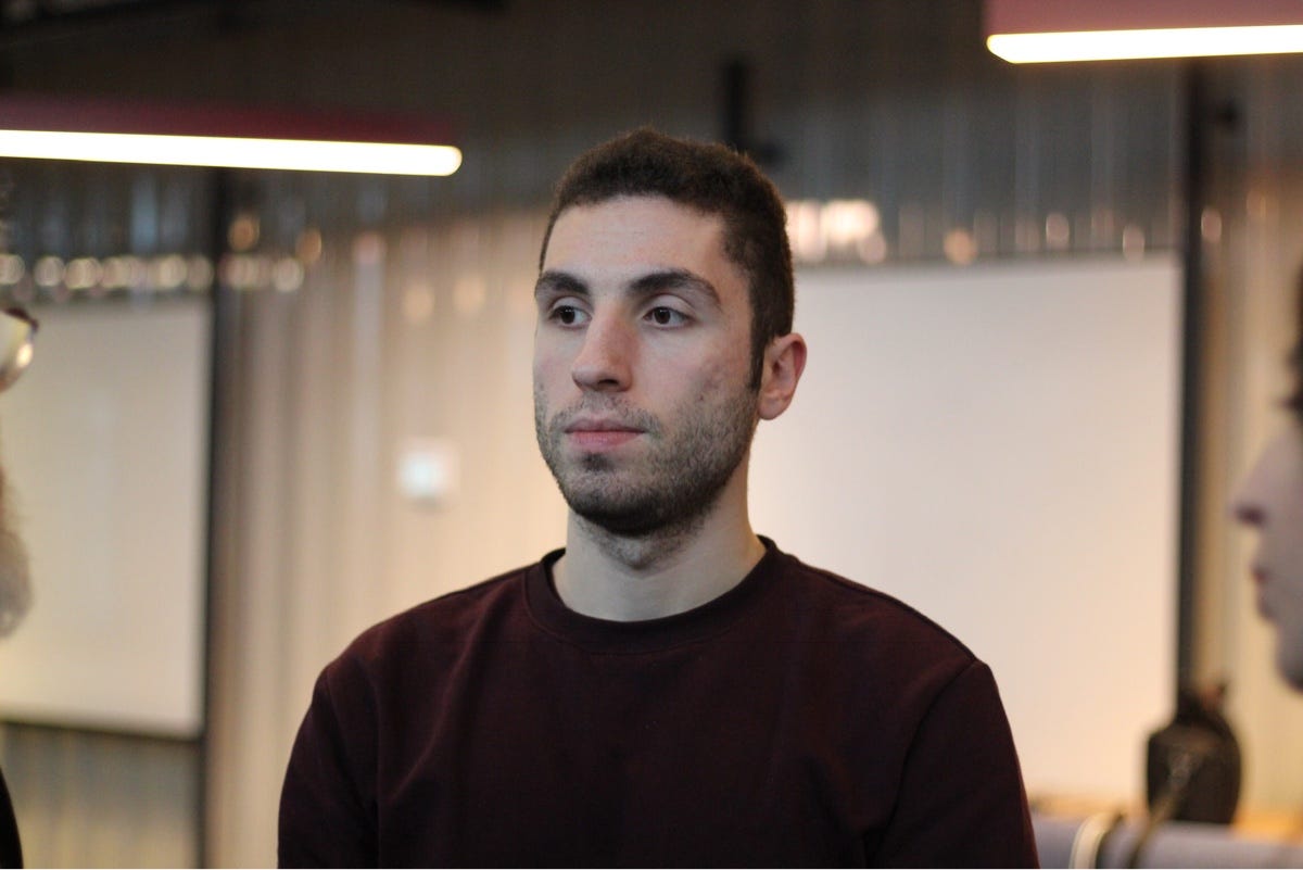 Sinanhan Akyuz – Medium