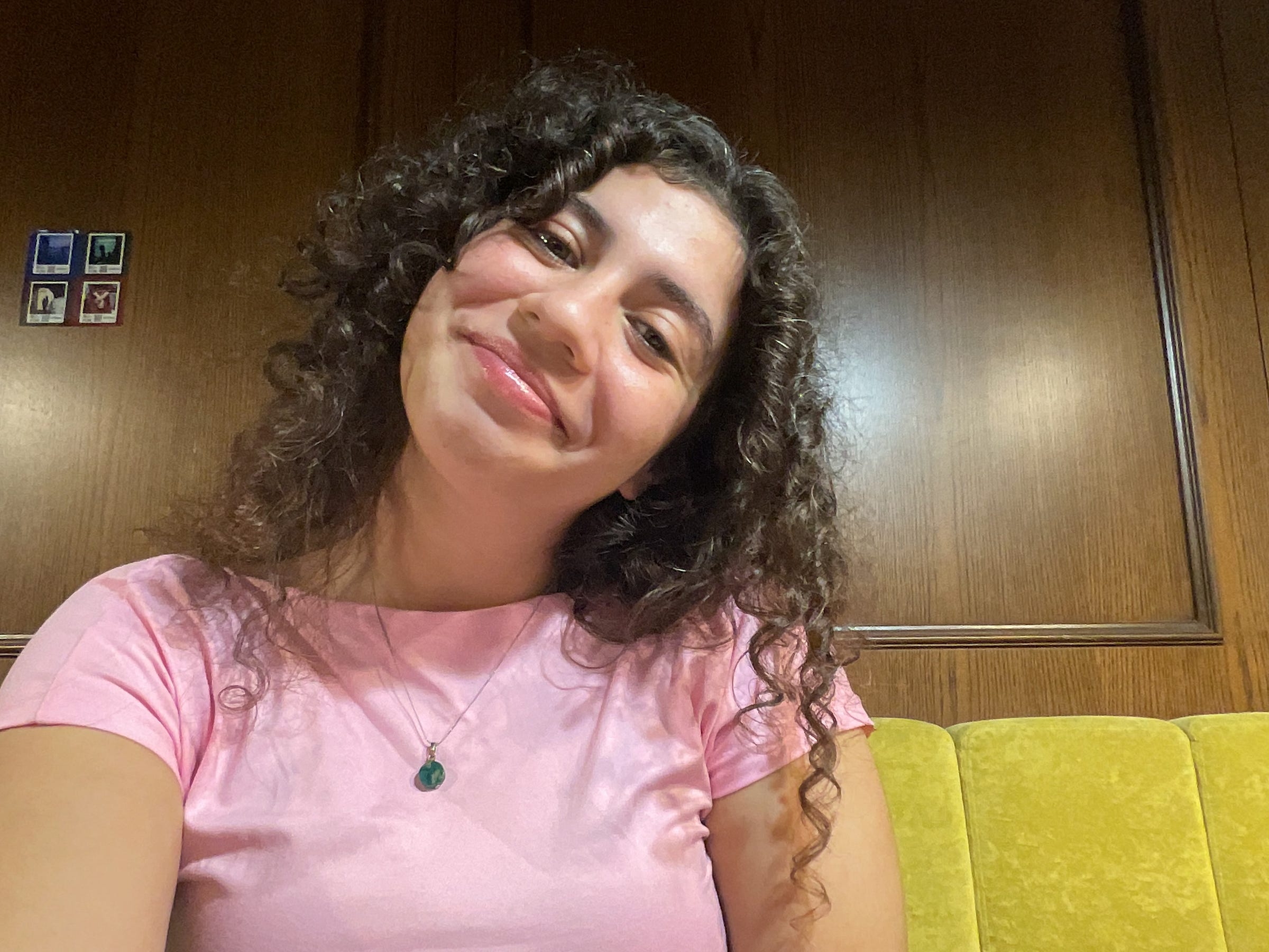Lara Kaya – Medium