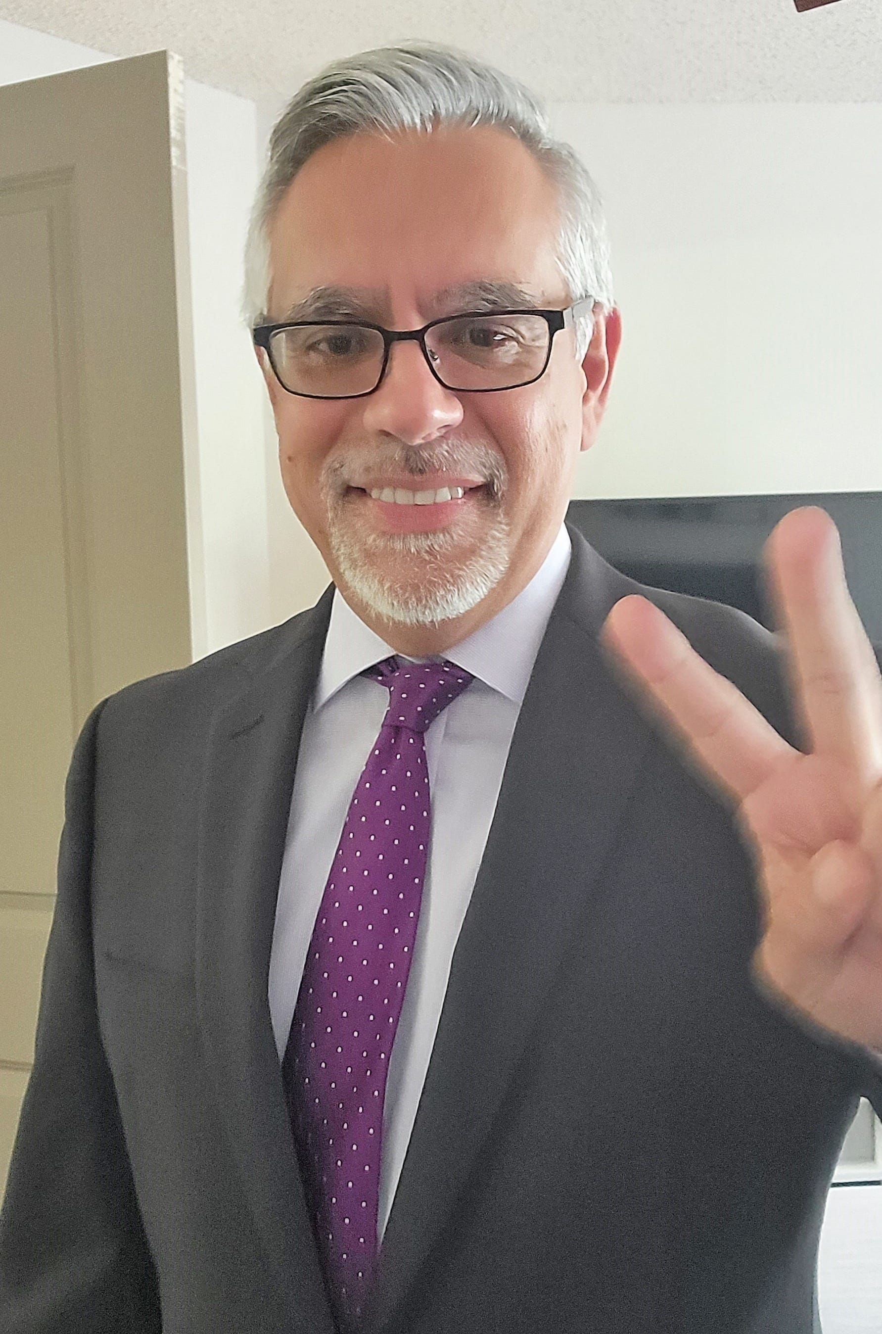Alberto Ray – Medium