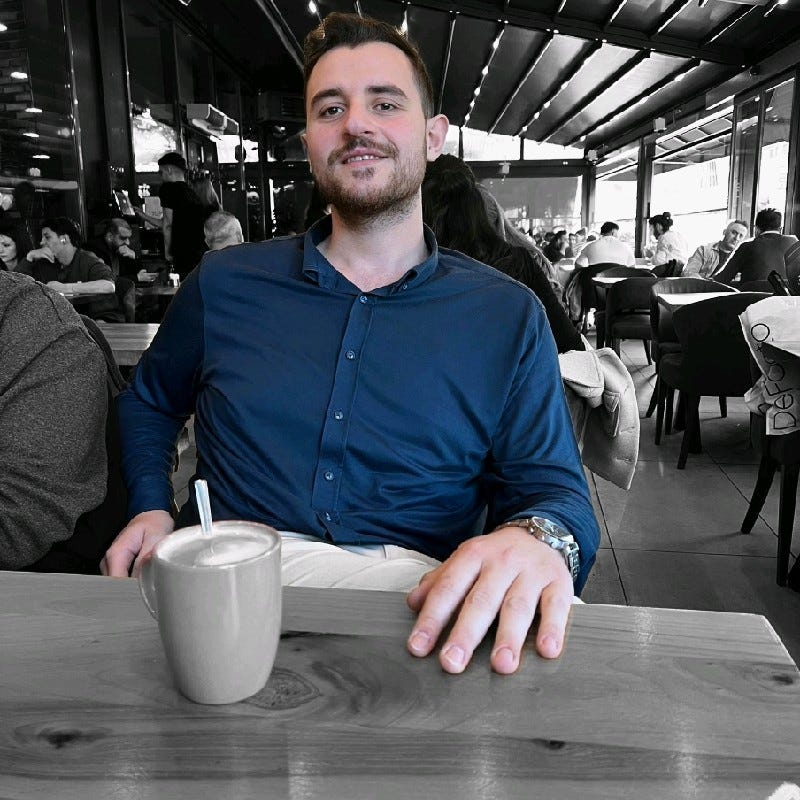 Ahmet Ilhan – Medium