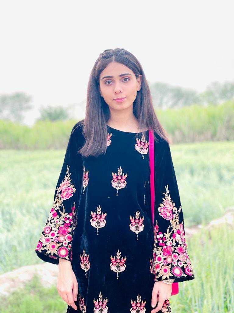 Amna Manzoor – Medium