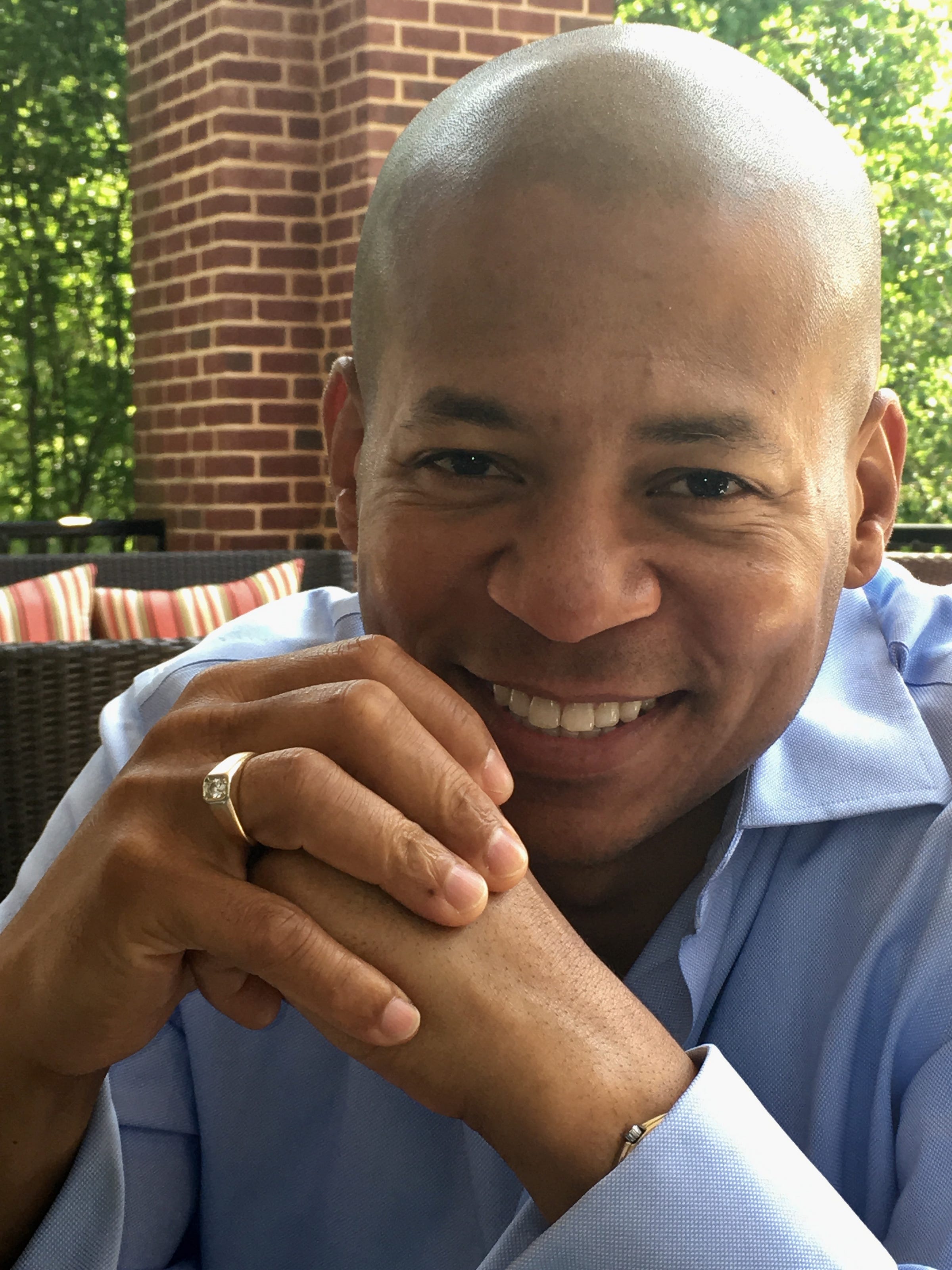 Damon Davis – Medium