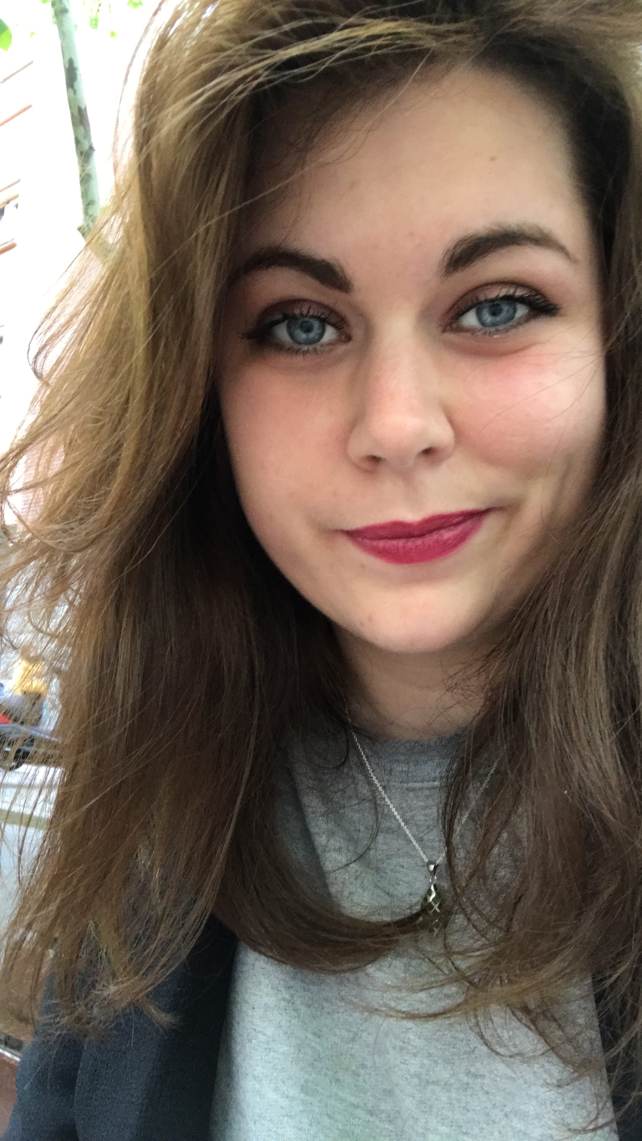 About – Marion / Chloé Theis – Medium