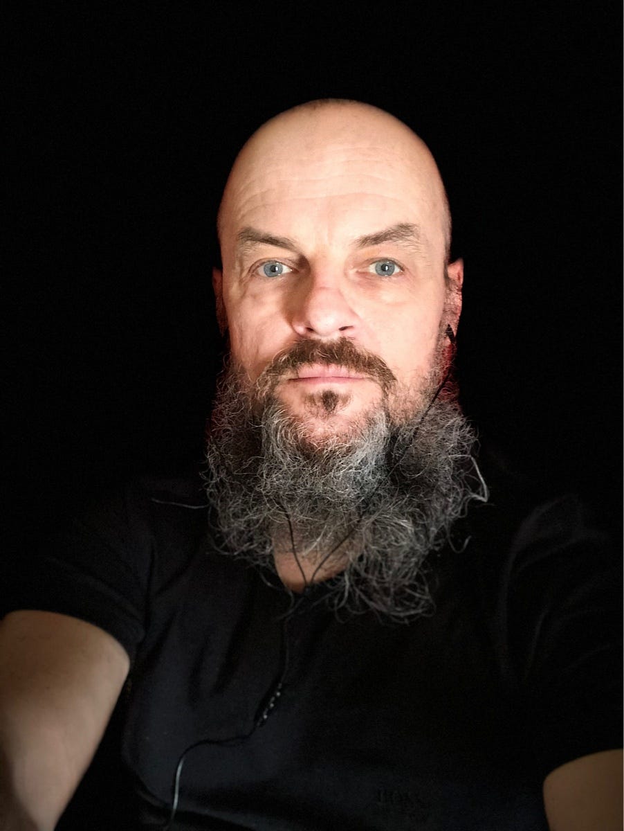 Stuart Robertson – Medium