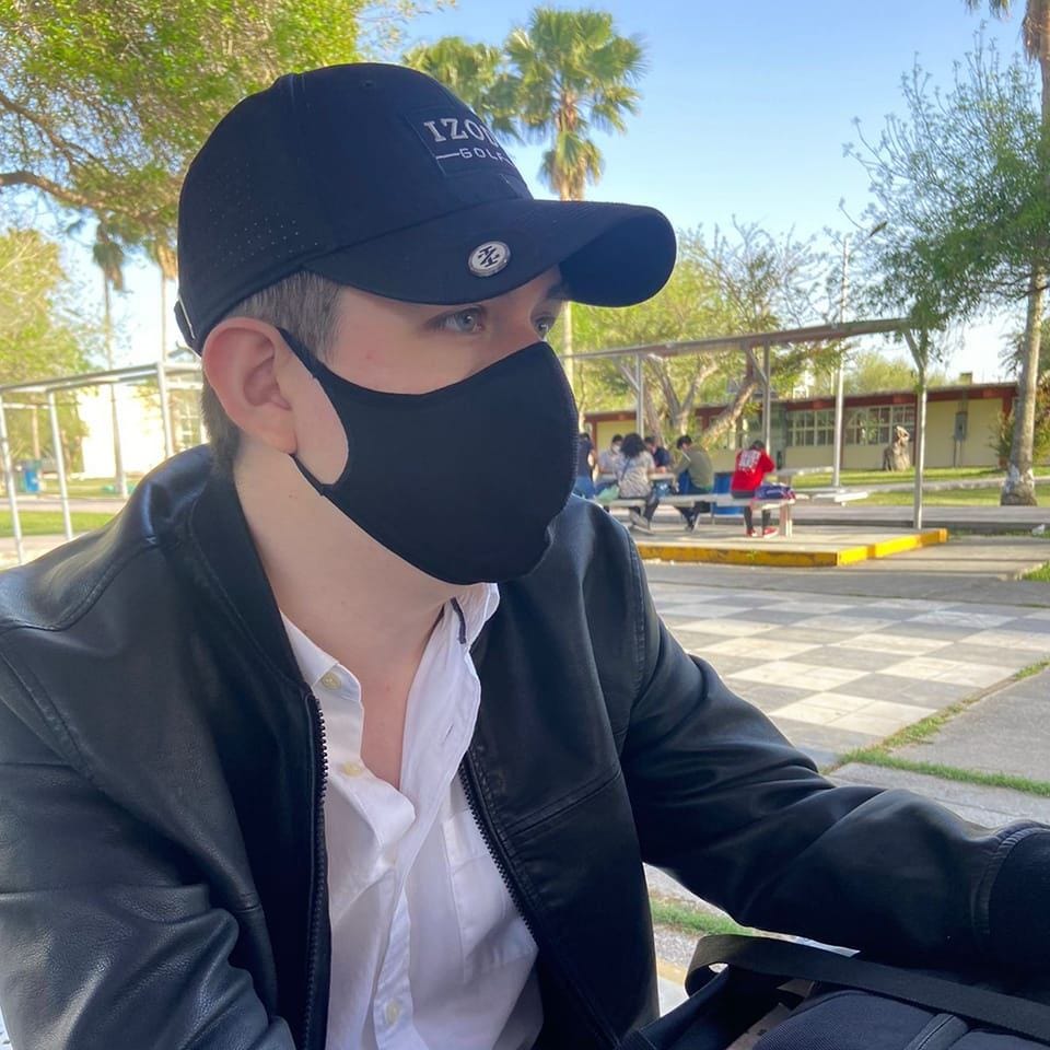 Hector Villarreal – Medium