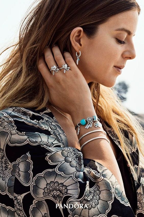 Jenifer Jemi – Medium