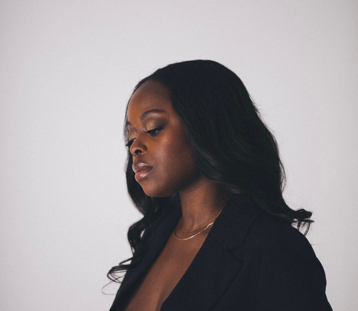 Briana Thomas – Medium