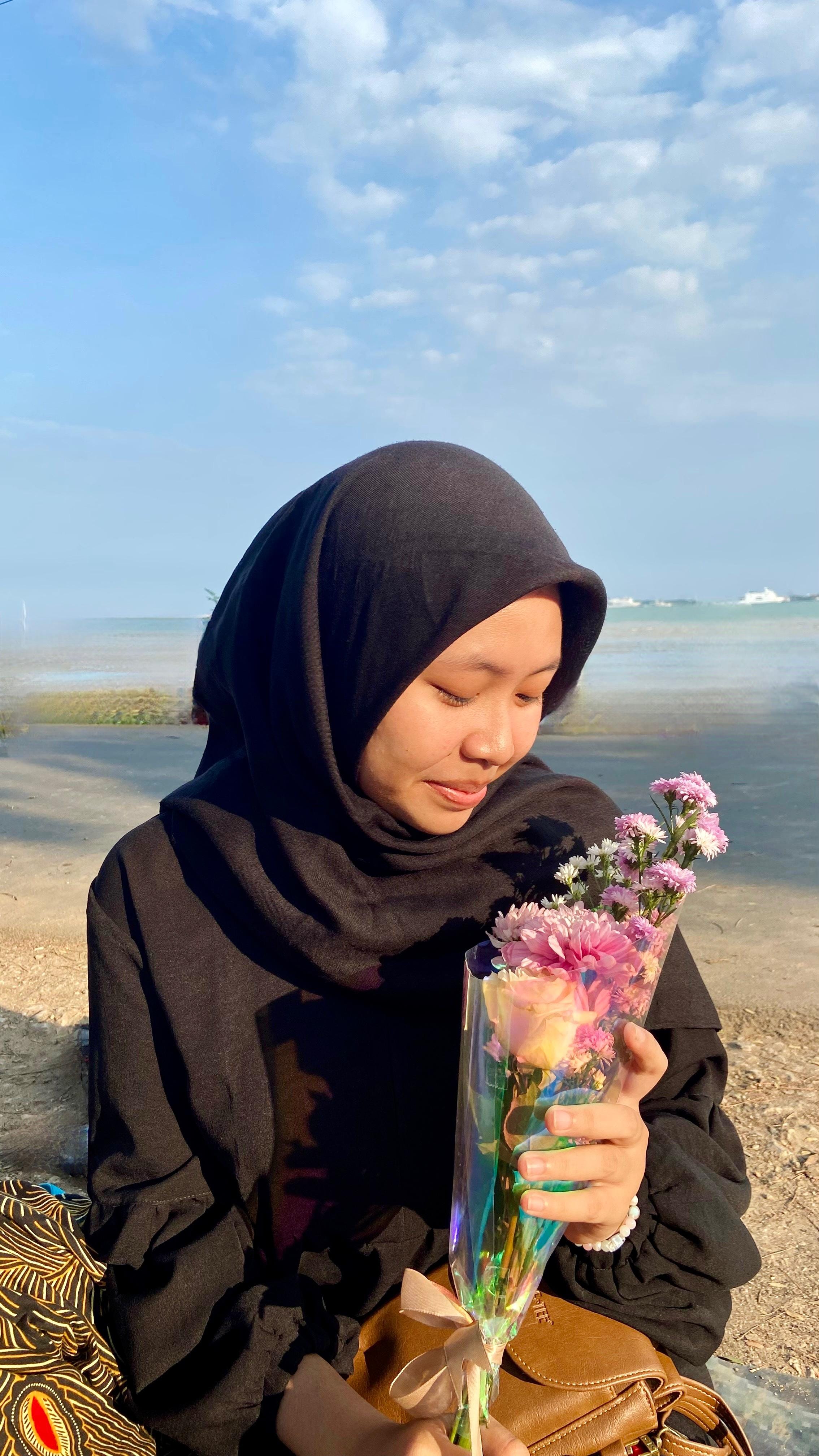 Ozha Hafizhah – Medium