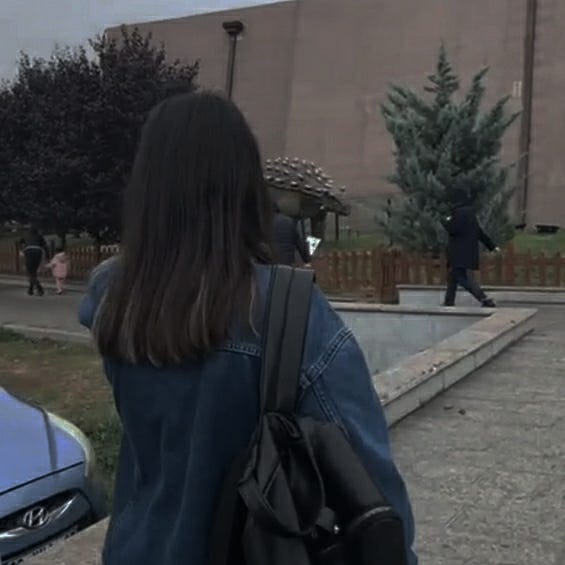 Ceren Aslan – Medium