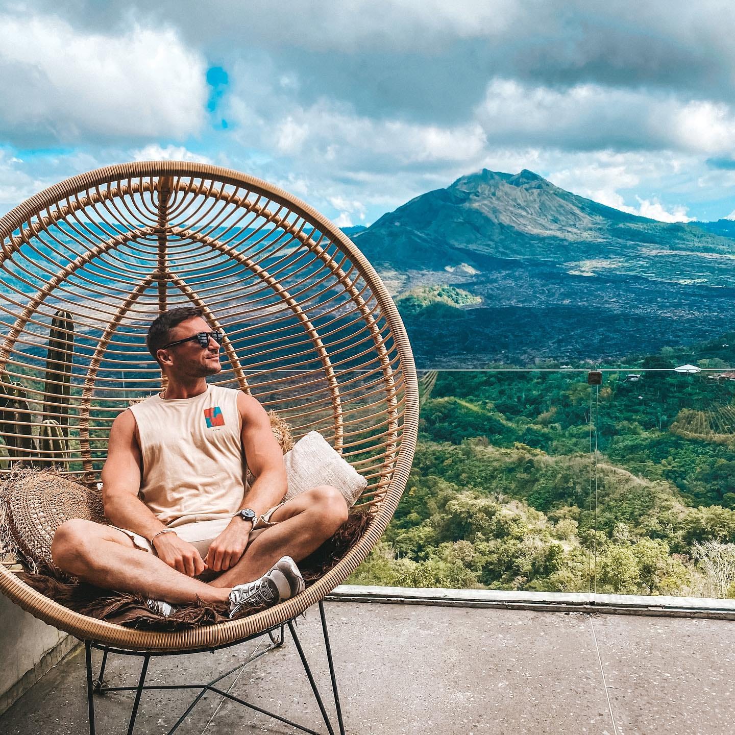 Antonio Casas – Medium