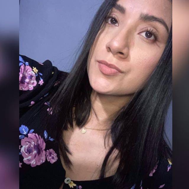 Karla Zelaya – Medium