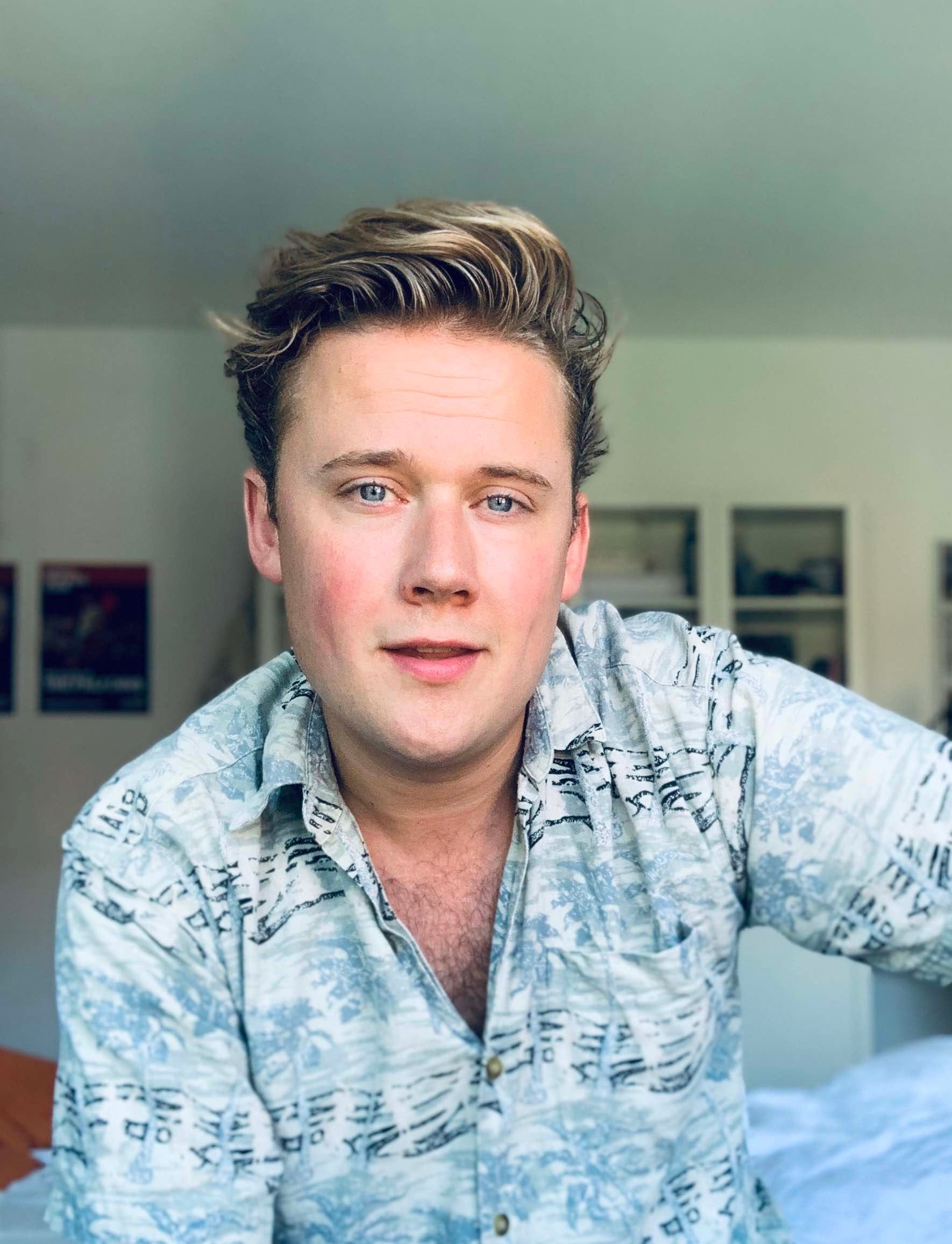 Charlie Vielvoye – Medium