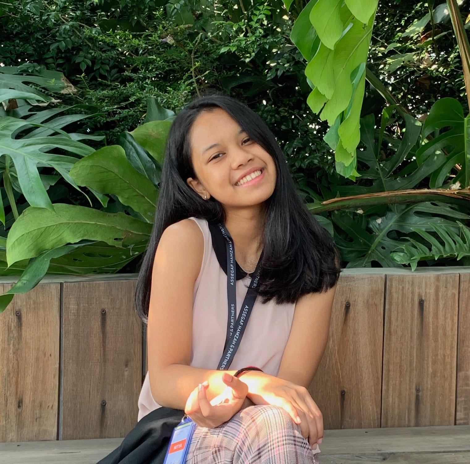 Nitya Andjani – Medium