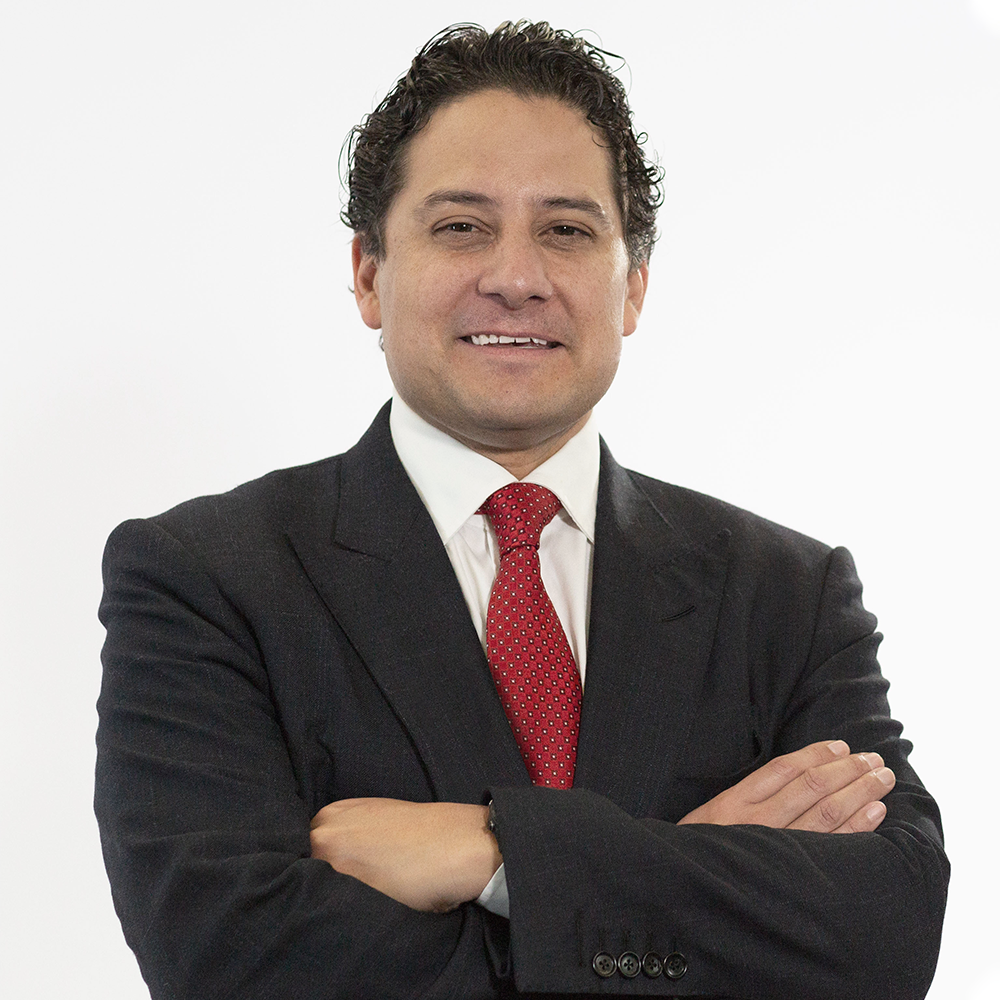 Luis Doporto Alejandre – Medium