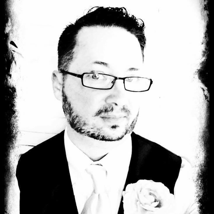 Aaron Molloy – Medium