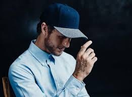 Thomas vale – Medium