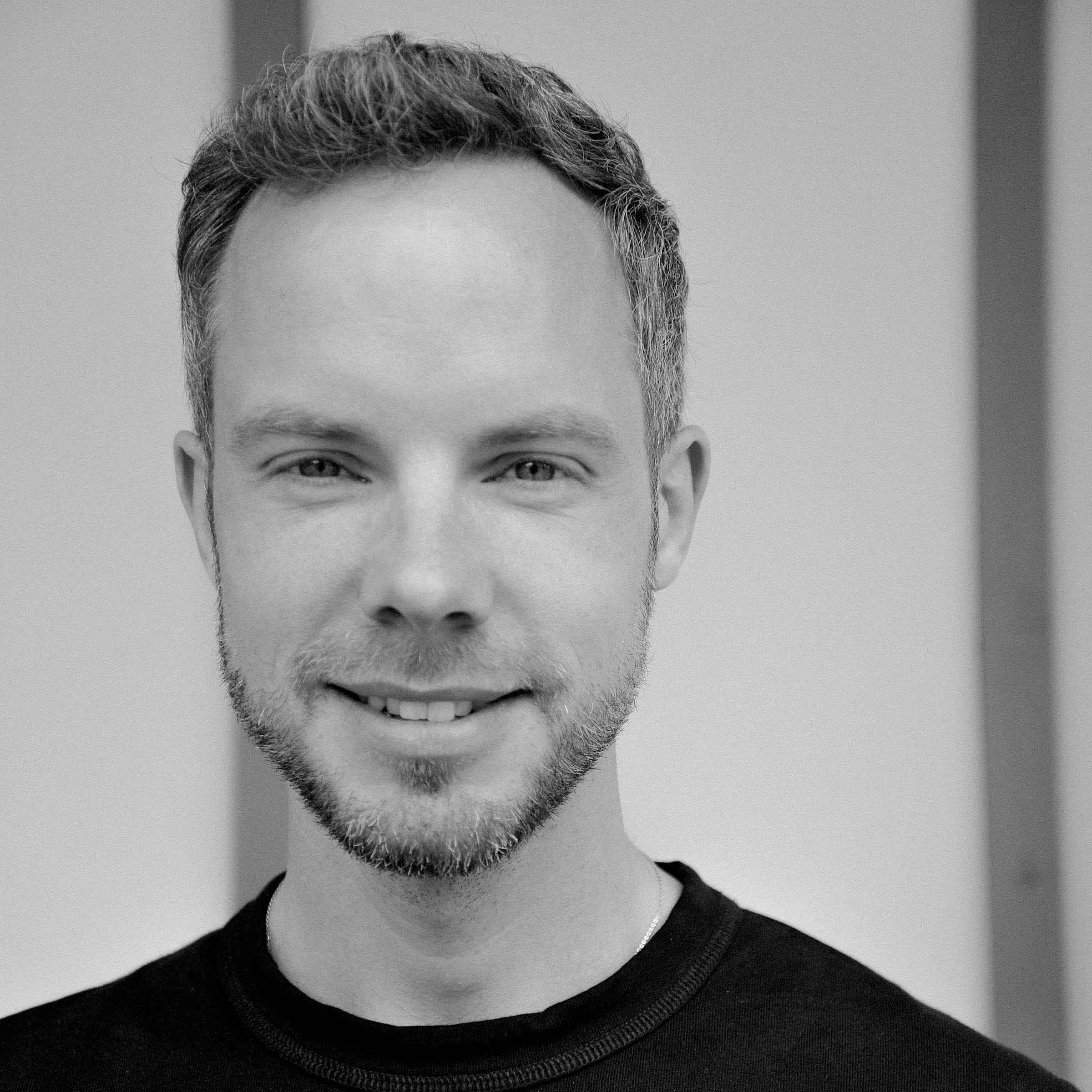 Casper Schipper – Medium