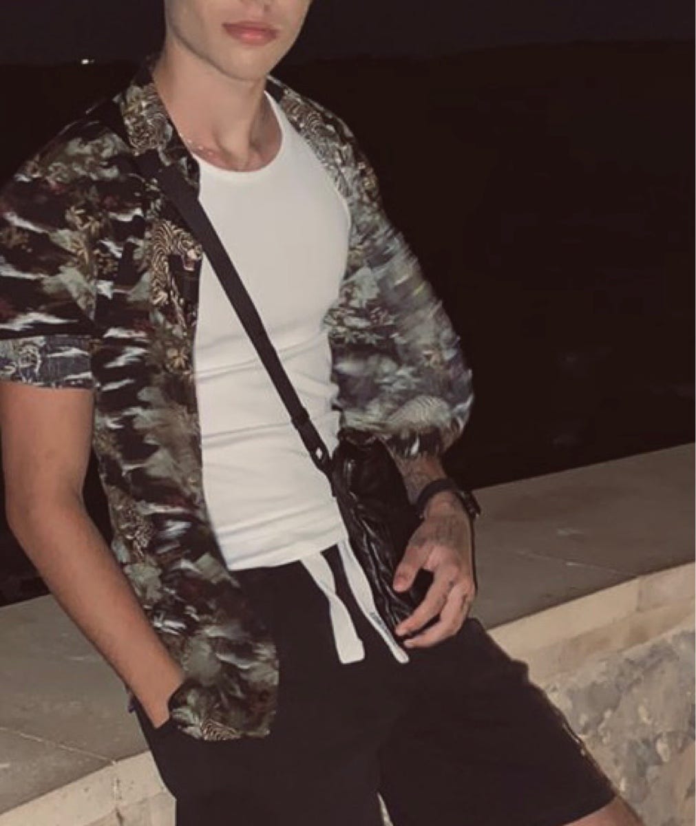 Adam Minno – Medium