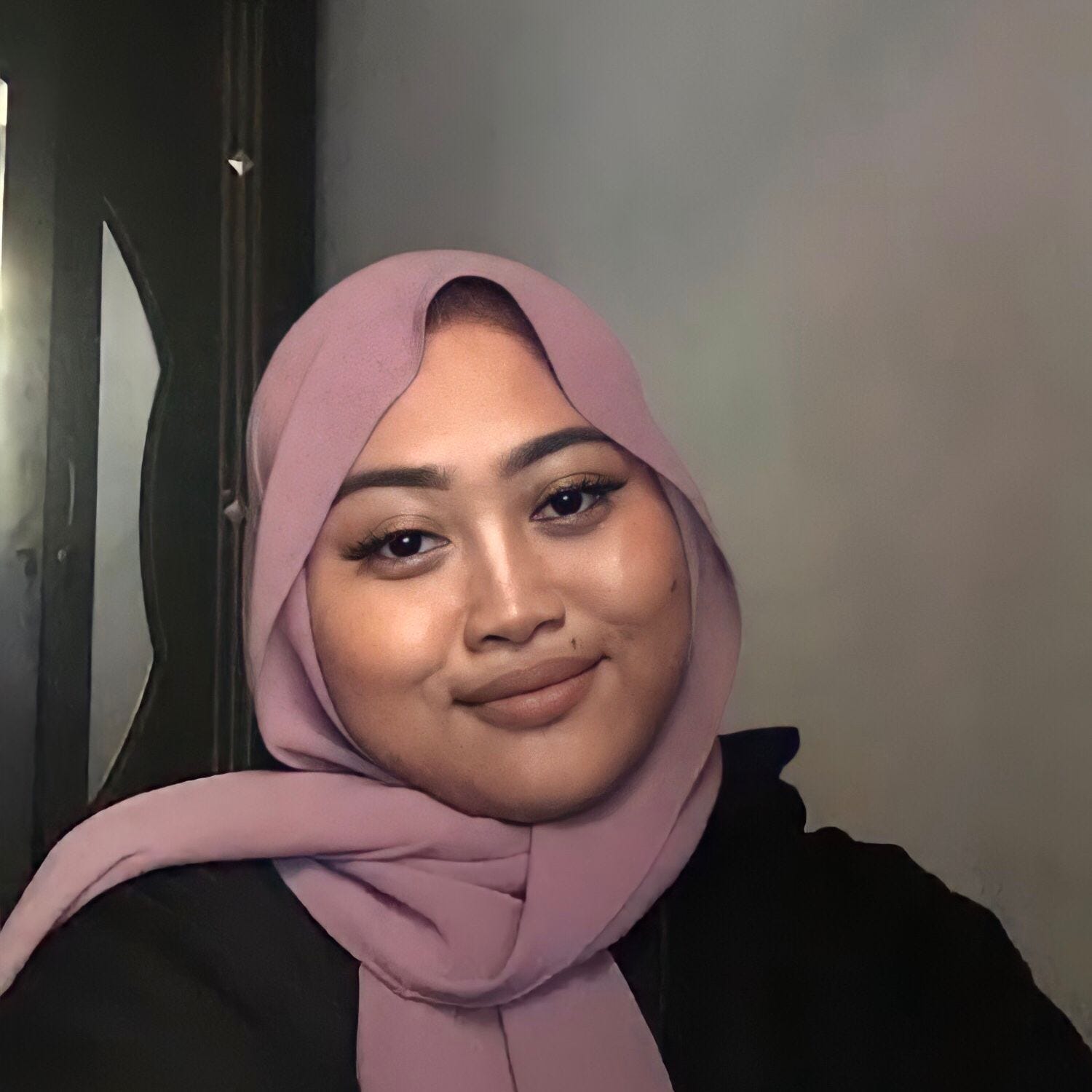 Yuniar Puspaningrum – Medium