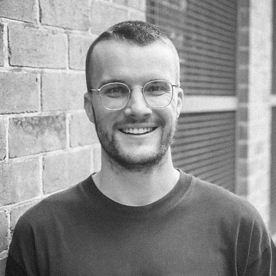 Alexander Logan – Medium
